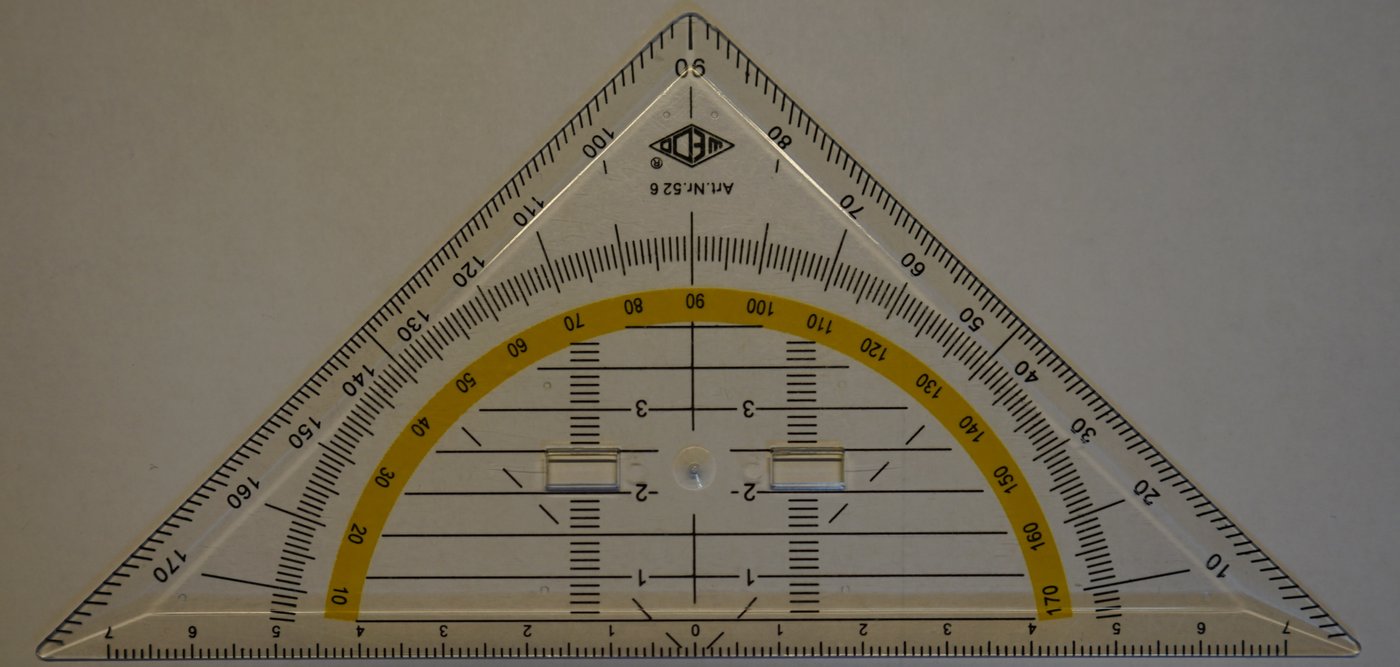 Wie misst man Winkel mit einem Geodreieck?